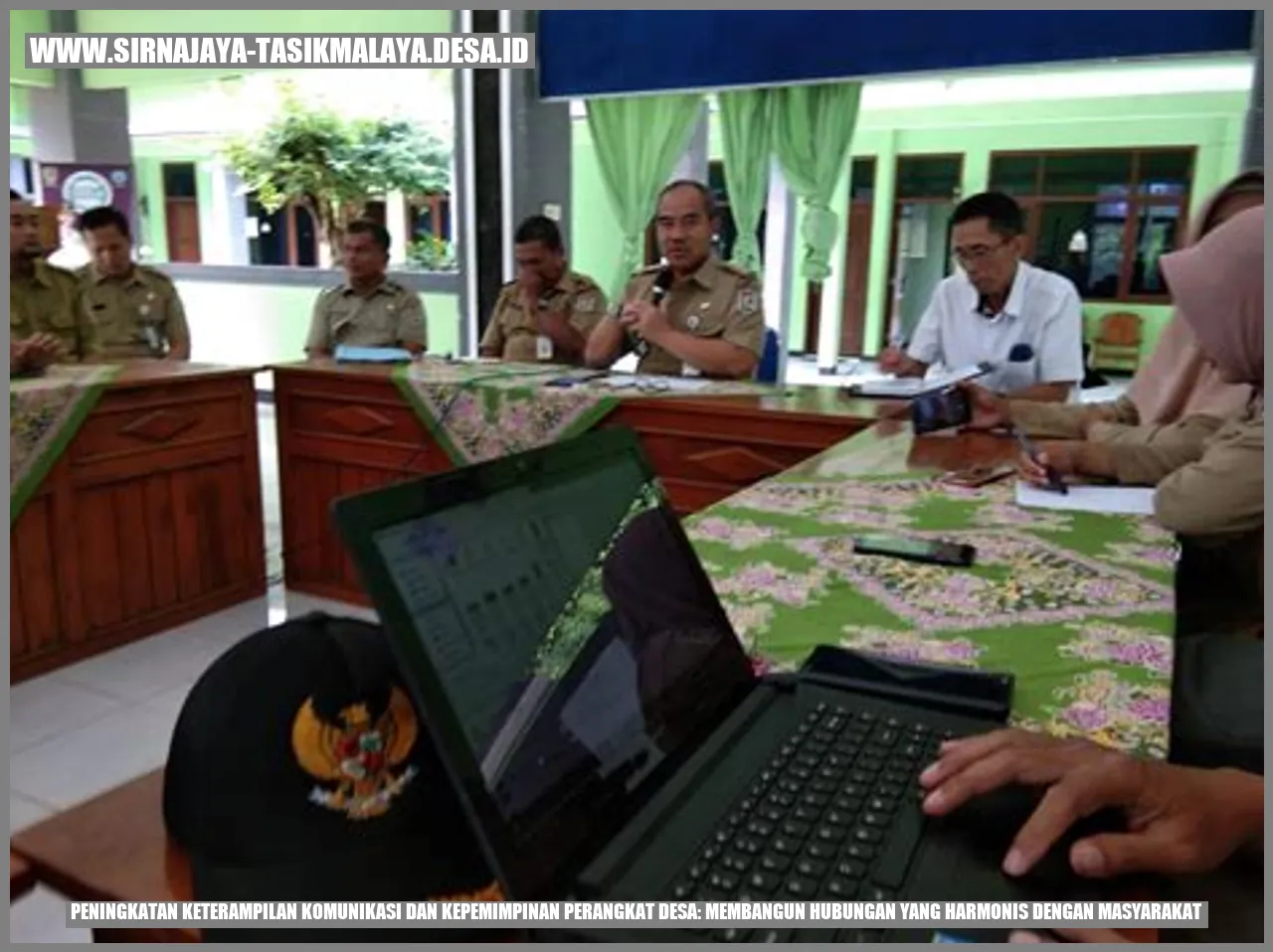 Peningkatan Keterampilan Komunikasi Dan Kepemimpinan Perangkat Desa